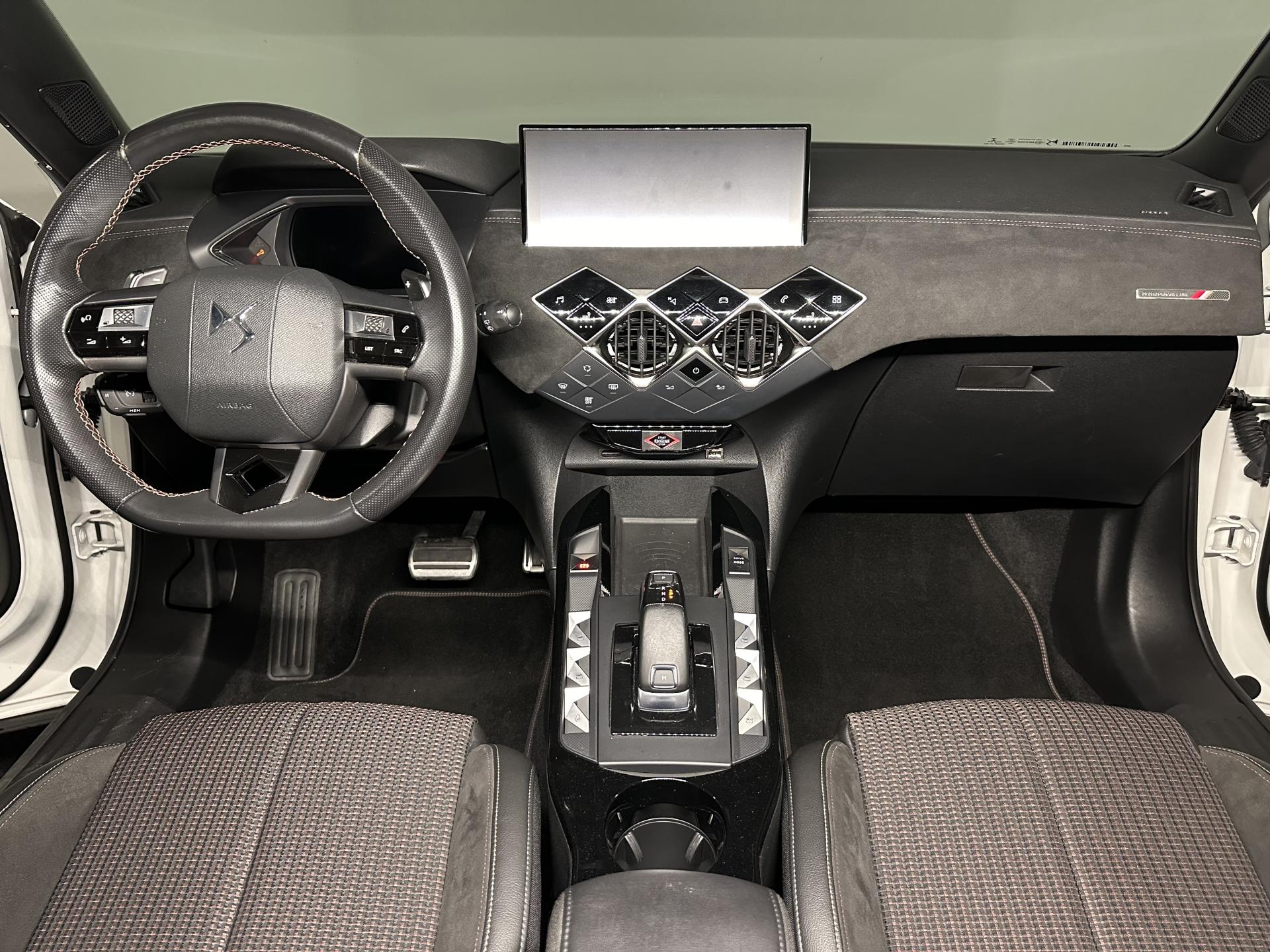 GARAGE GERARD - DS-DS3 CROSSBACK-1.2 PureTech 130 EAT8 PERFORMANCE LINE LED CAMERA CARPLAY